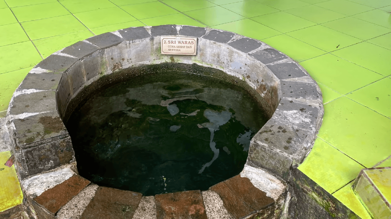 8 Tradisi Imlek di Indonesia, Bukan Cuma Bagi Angpao!