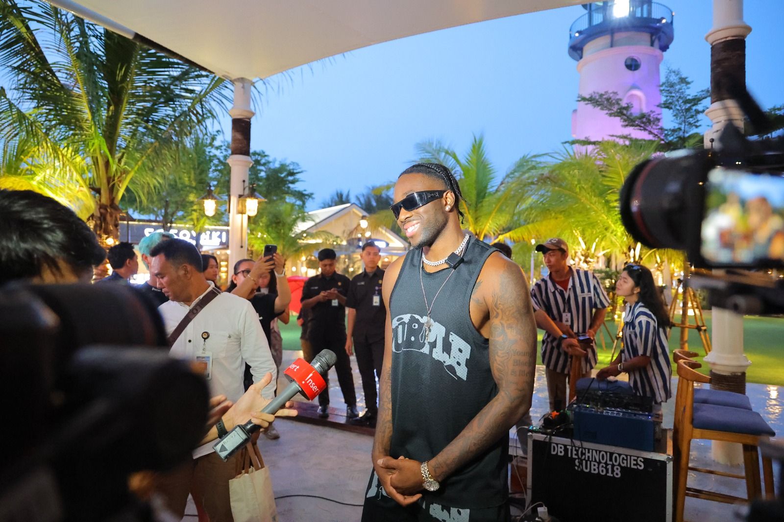 Hadir di PIK, Rapper Internasional Melly Mike Nikmati Keindahan ...